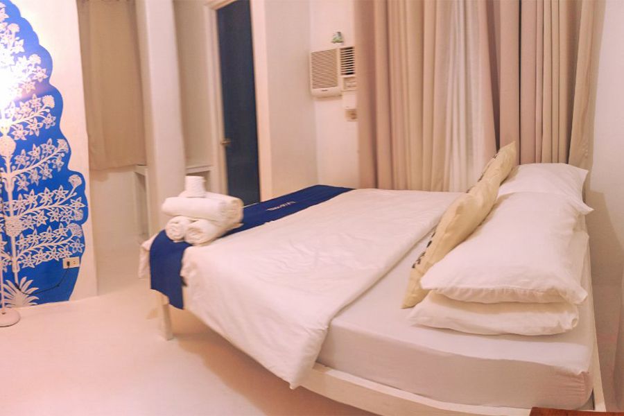 Club Monet Beachfront Resort by Cocotel at Beach front, Brgy. Felmida ...