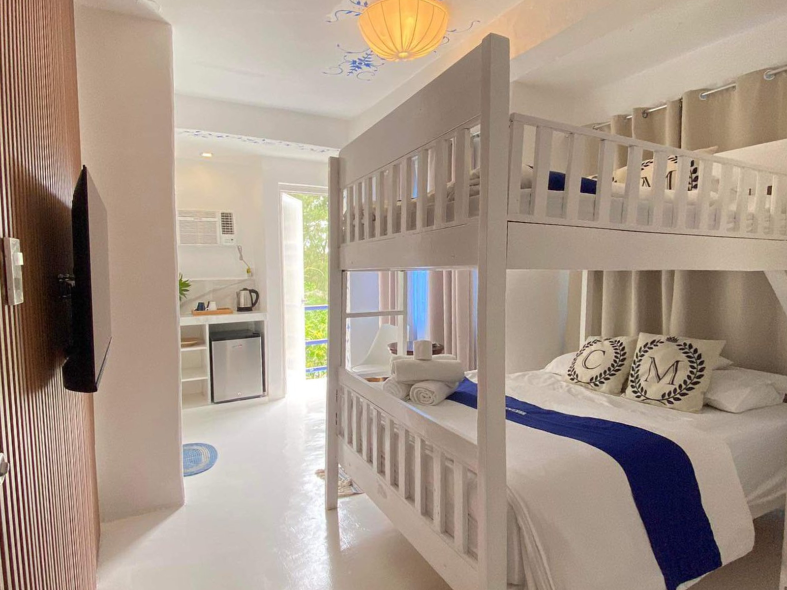 Club Monet Beachfront Resort by Cocotel at Beachfront, Brgy. Felmida ...